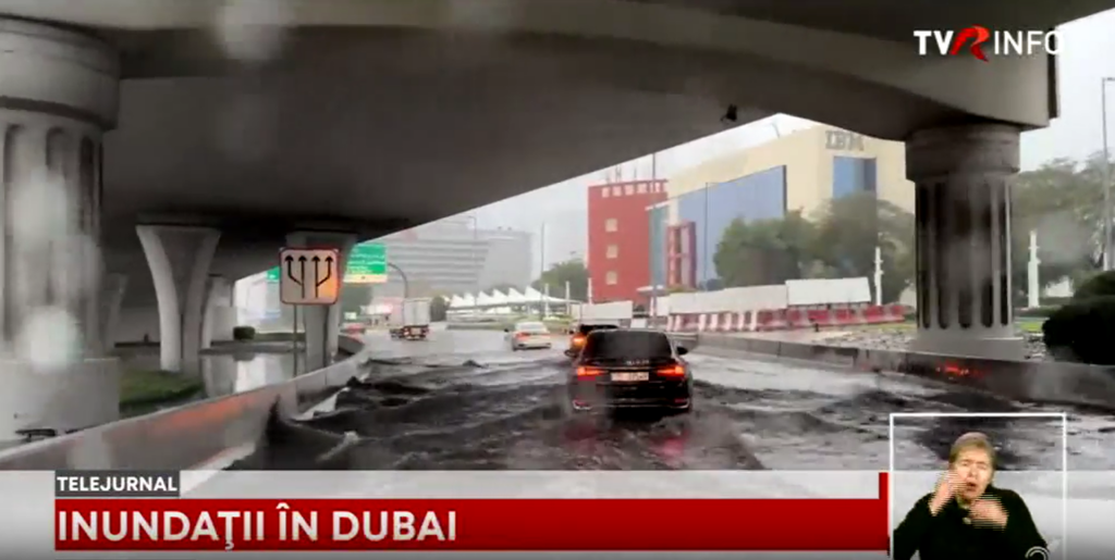 Imagini inedite din Dubai. Mai multe străzi au fost inundate din cauza ...