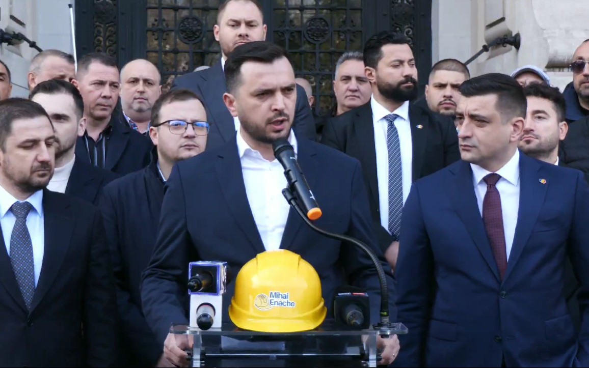 AUR şi-a prezentat oficial candidatul la Primăria Capitalei | Site-ul ... AUR şi-a prezentat oficial candidatul la Primăria Capitalei | Site-ul ...