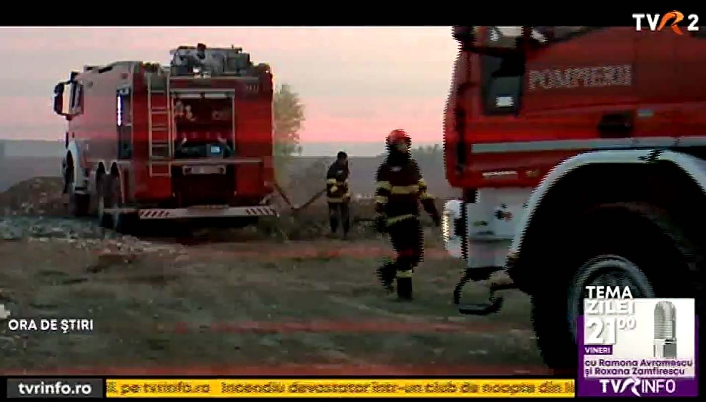Vântul a reaprins un incendiu de vegetație uscată ce părea stins în ...