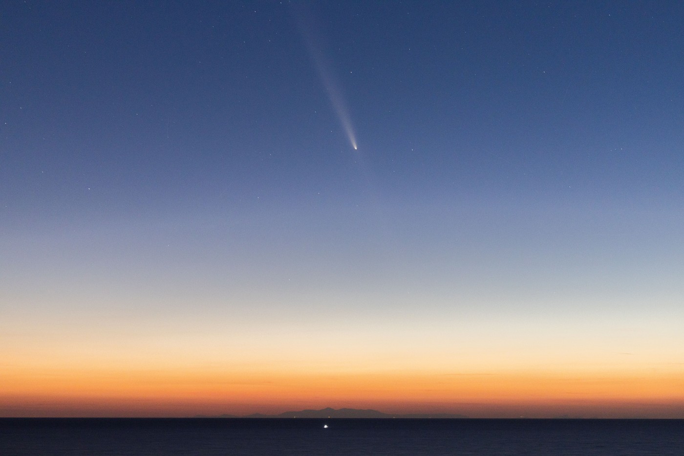 Cometa Tsuchinshan-ATLAS se poate vedea cu ochiul liber, seara la apus ...