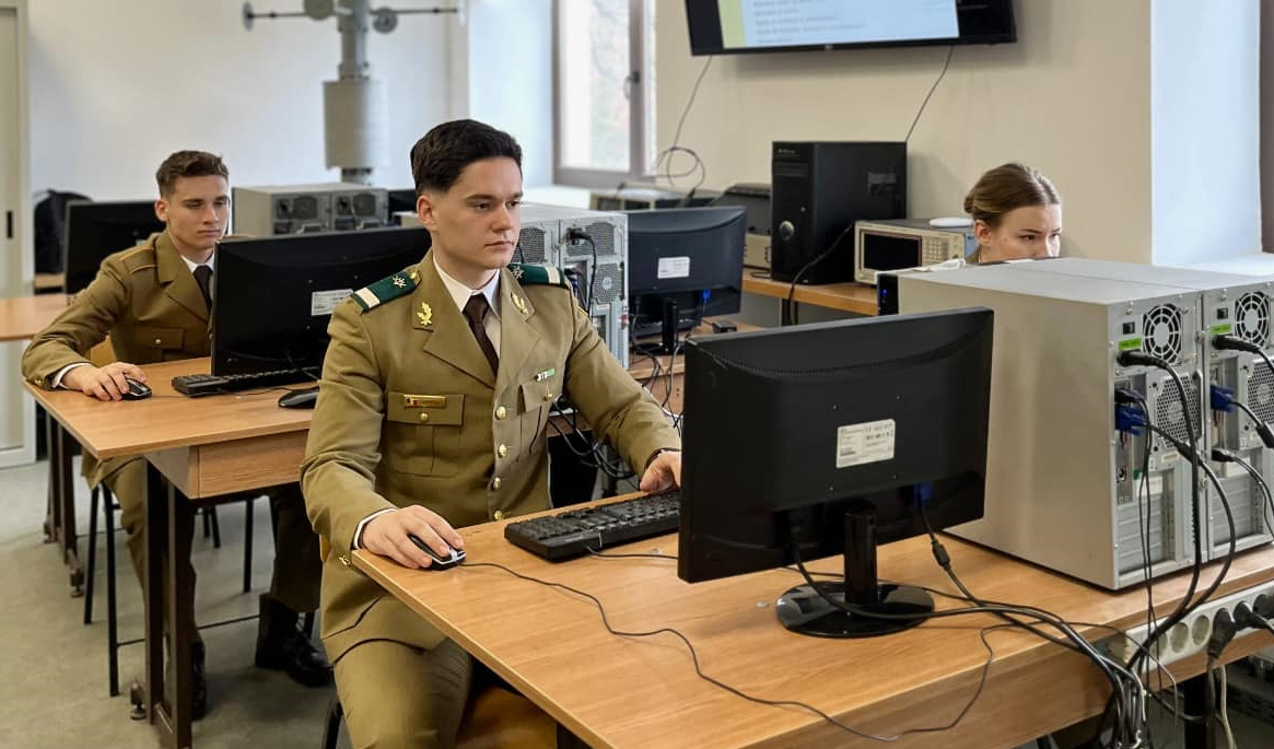 Academia Tehnică Militară organizează sesiuni de pregătire gratuită, în ...