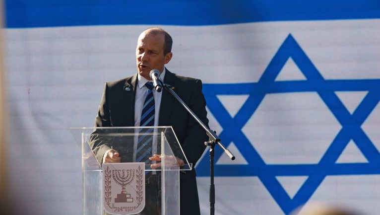 Reuven Azar, fost ambasador al Israelului, decorat de președintele ...