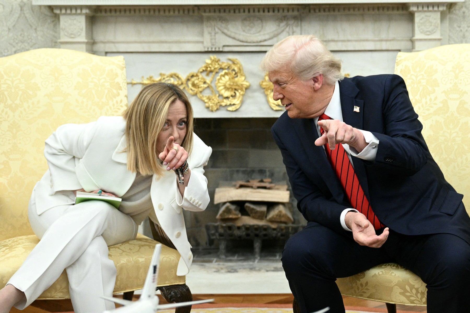 Giorgia Meloni, întâlnire cu Donald Trump la Casa Albă: Sperăm să facem ...